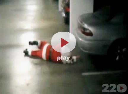 Clipul zilei: Un Mos Craciun...mai altfel. Nu aratati acest clip ...