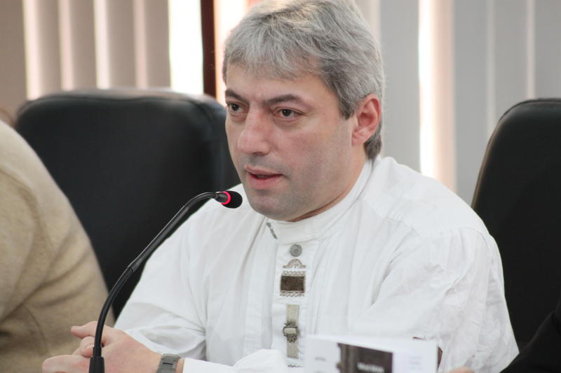 Revista 22: Fostul ofiter de Securitate Nicolae Paraschiv, aparat in ...