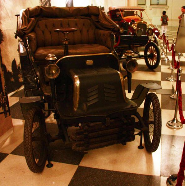 FOTOGALERIE Primul automobil inmatriculat in Bucuresti, in anul 1900 ...