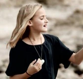 VIDEO Jessica Joy Rees, fetita de 12 ani care a tinut un blog despre ...