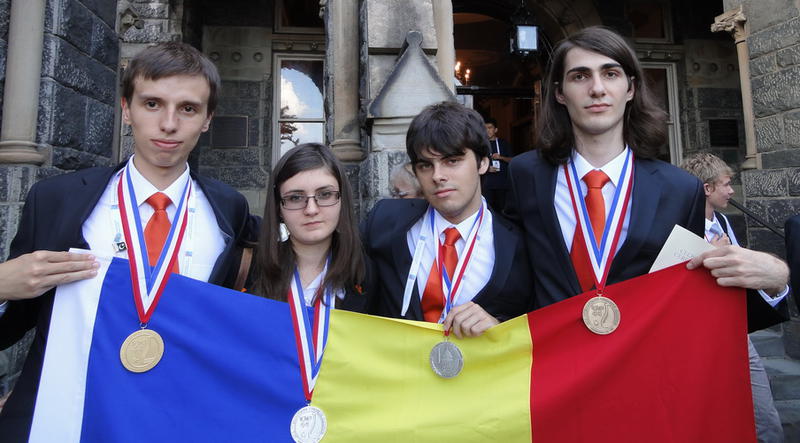 Medalie de aur la Olimpiada Internationala de Chimie, doua medalii de ...