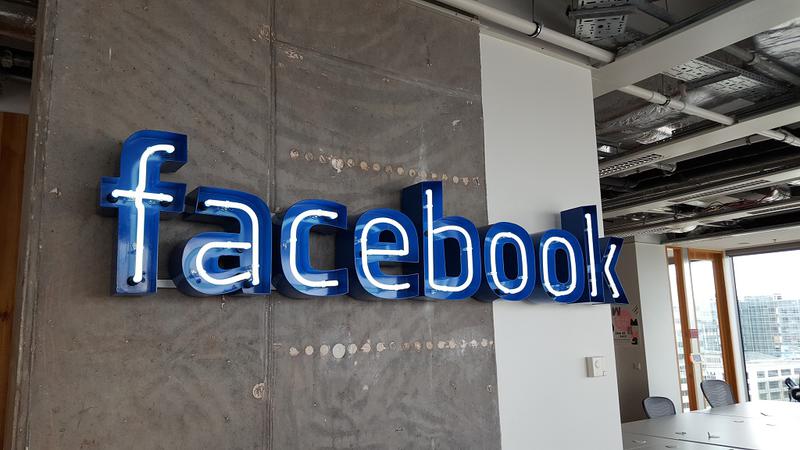 Utilizatorii Facebook din România vor vedea de acum mai puţine titluri ...
