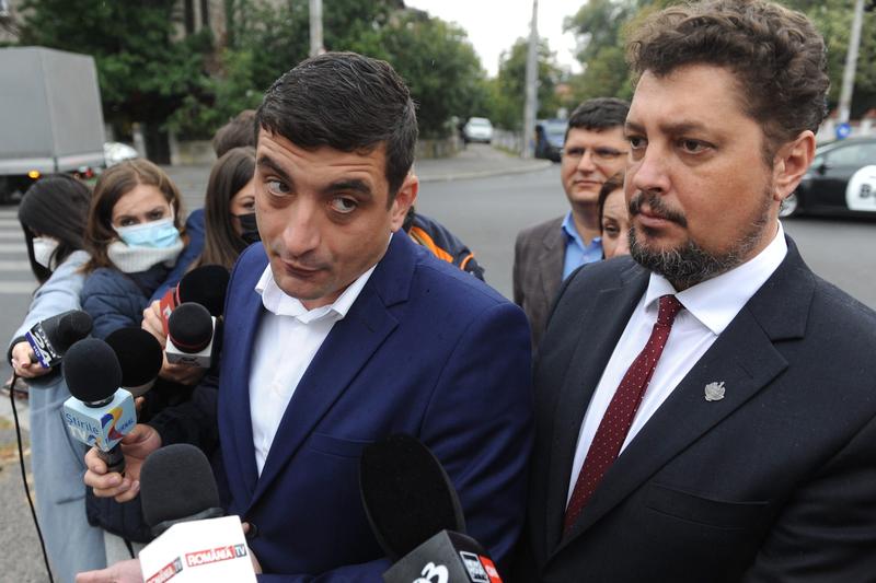 Protest azi în București „împotriva Legii Vexler”, organizat de Claudiu ...