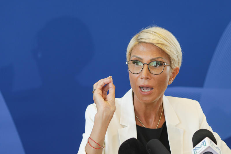 Raluca Turcan: Românii se îndepărtează de cultură, constant, de ceva ...