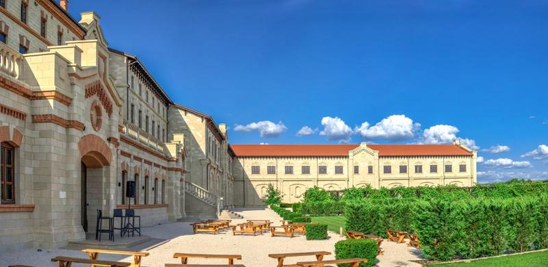 Vin, politică și lux - Istoria Castelului Mimi din Bulboaca, Versailles ...