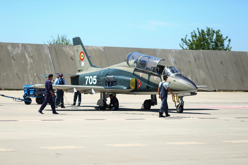 VIDEO Primul avion IAR-99 Standard Modernizat a efectuat zborul de test ...