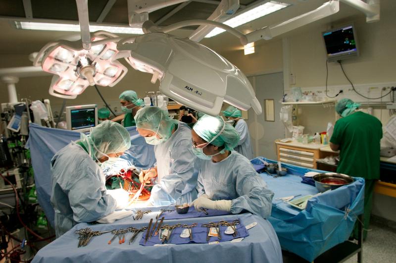 Suceava: Medicii acuză un duhovnic că a convins părinții să refuze ...