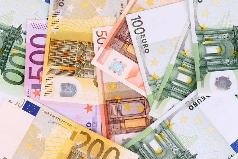 Fonduri UE 2024: Granturi IMM de 200.000-1,5 milioane EUR/proiect, în ...