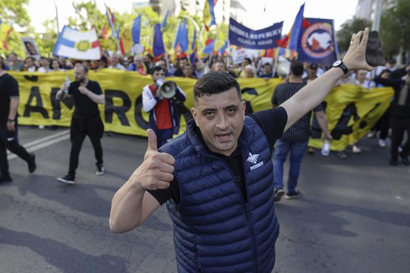 George Simion: Nu vă certaţi cu prietenii, cu familia. Era foarte uşor ...