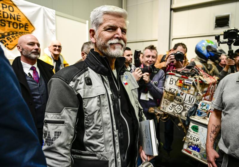 Președintele Cehiei, în vacanță pe motocicletă, în România. „Oameni ...