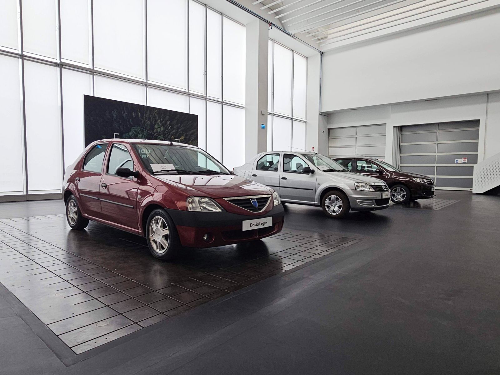 Dacia va lansa Logan restilizat la final de 2025 în România - HotNews.ro