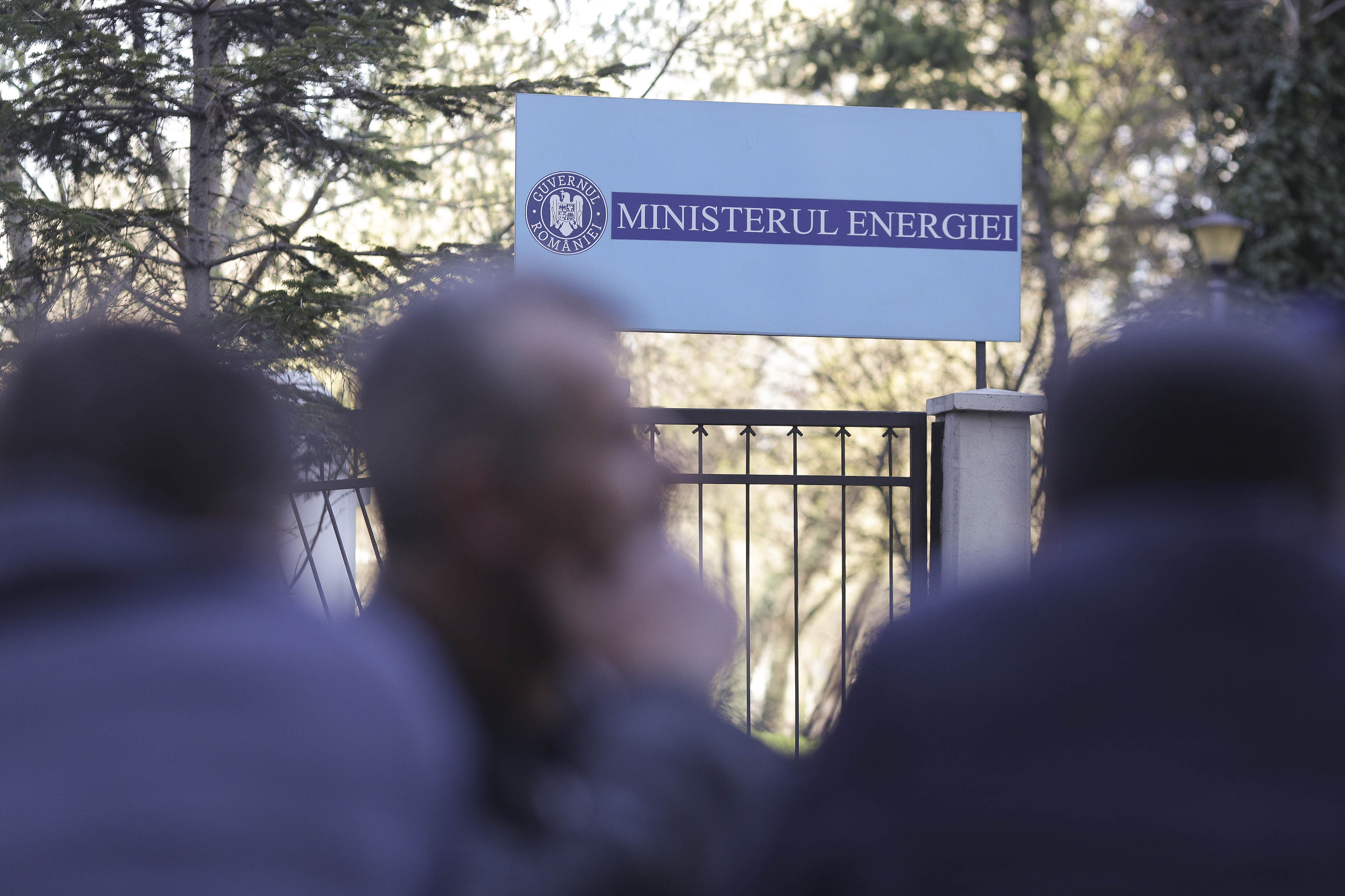 Guvernul a aprobat reorganizarea Ministerului Energiei: Se desființează un sfert din posturi ...