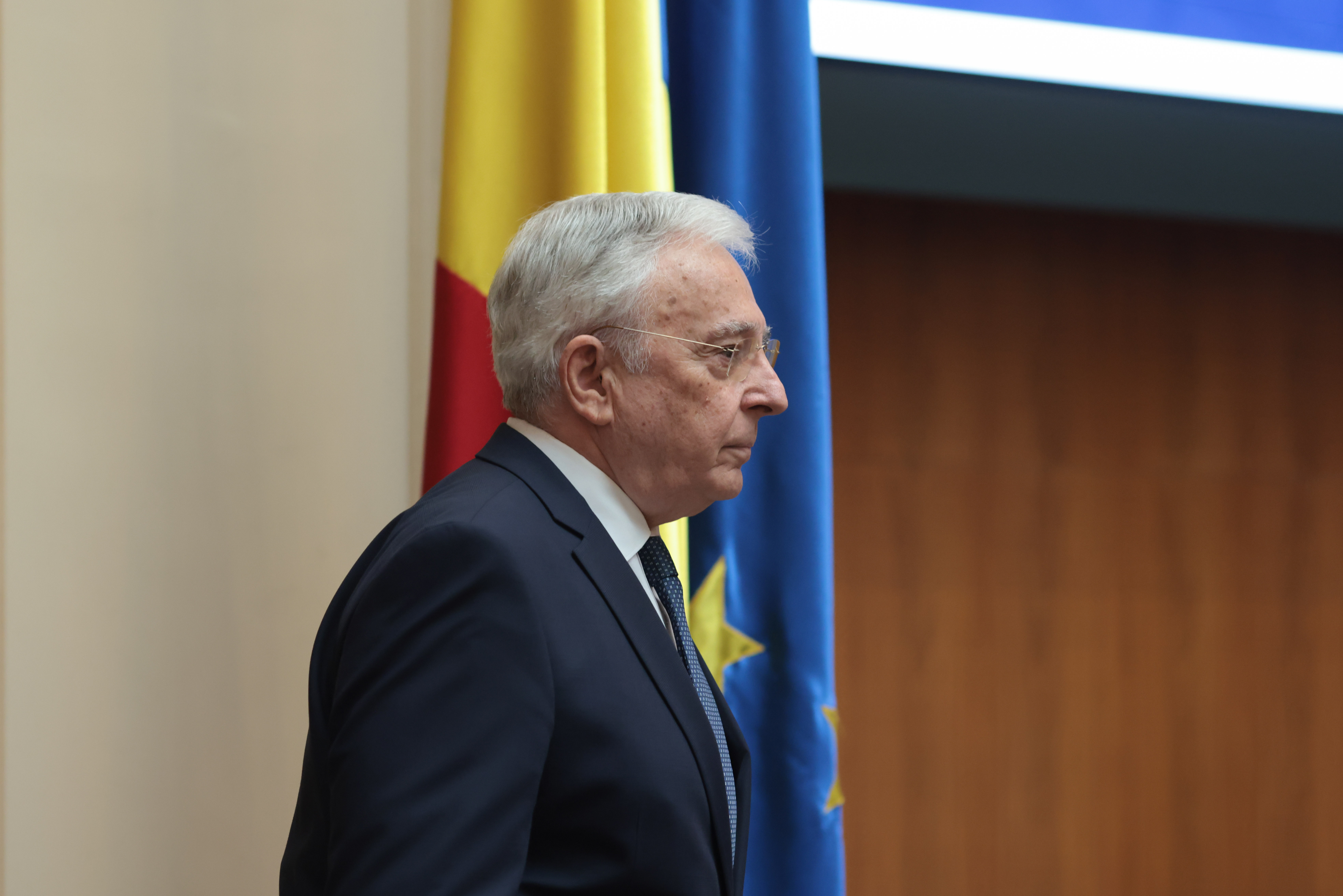 Mugur Isărescu primește un nou mandat de Guvernator al BNR. Noul ...