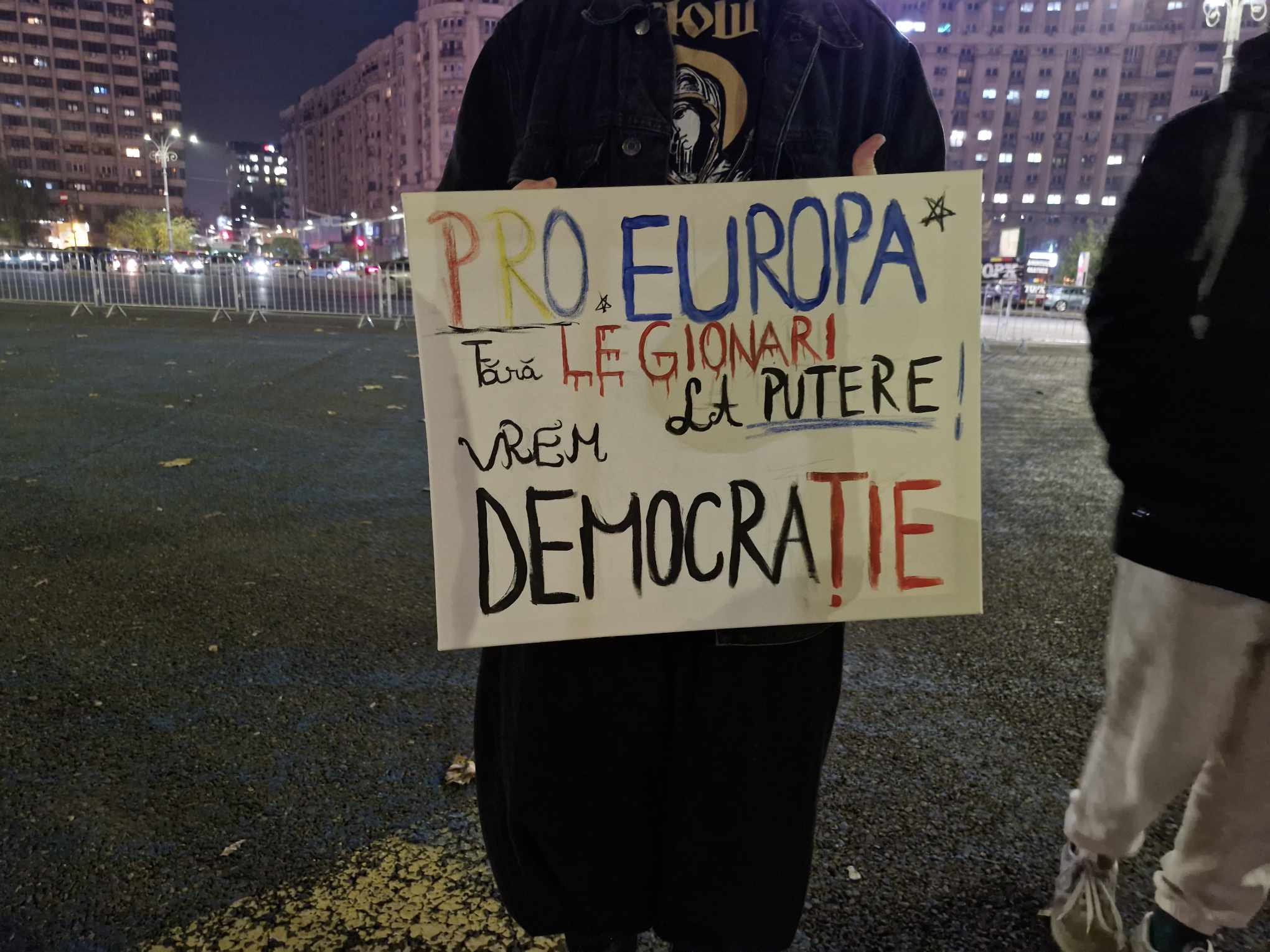 VIDEO Proteste anti-Georgescu în București și alte orașe. Aproape 2.500 ...