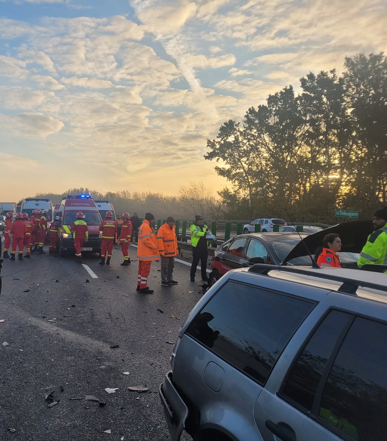 VIDEO Accident în lanț pe Autostrada A3. 12 mașini și 26 de persoane au ...