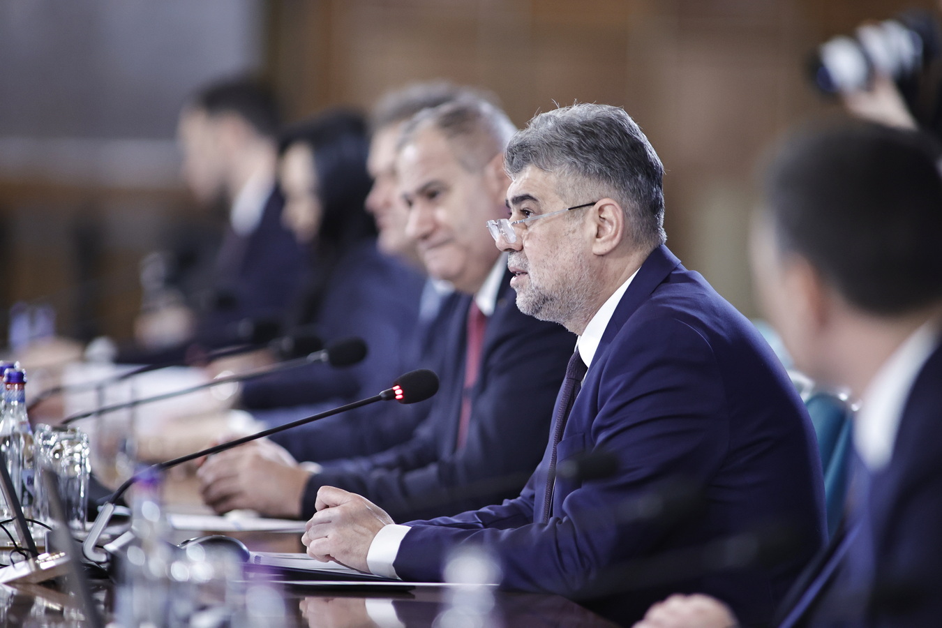 Buget 2025: Parlamentul şi Preşedinţia primesc bugete mai mici, la fel ...