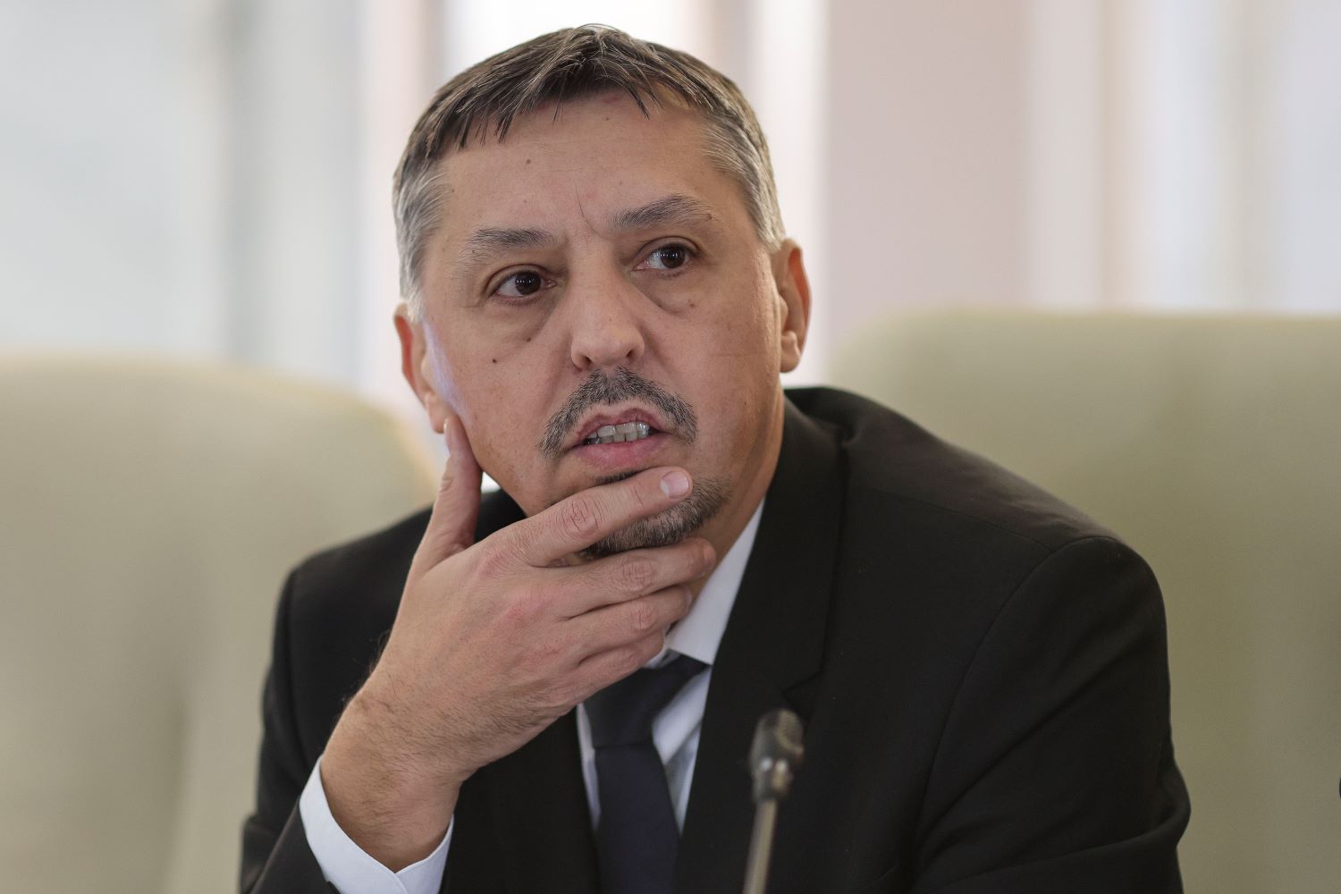 Condițiile lui Daniel David pentru a-și continua mandatul la Educație ...