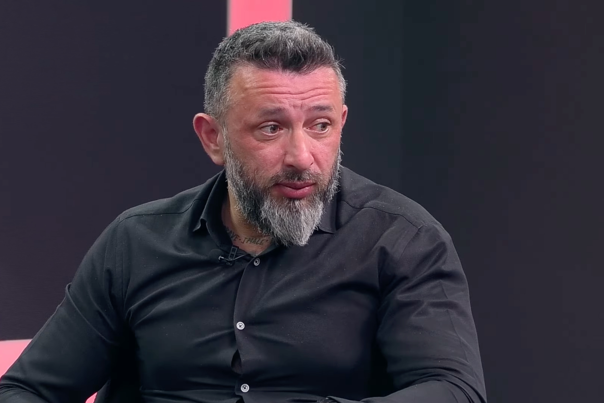 Organizatorul galei MMA în care bărbați luptă cu femei și o tânără e ...