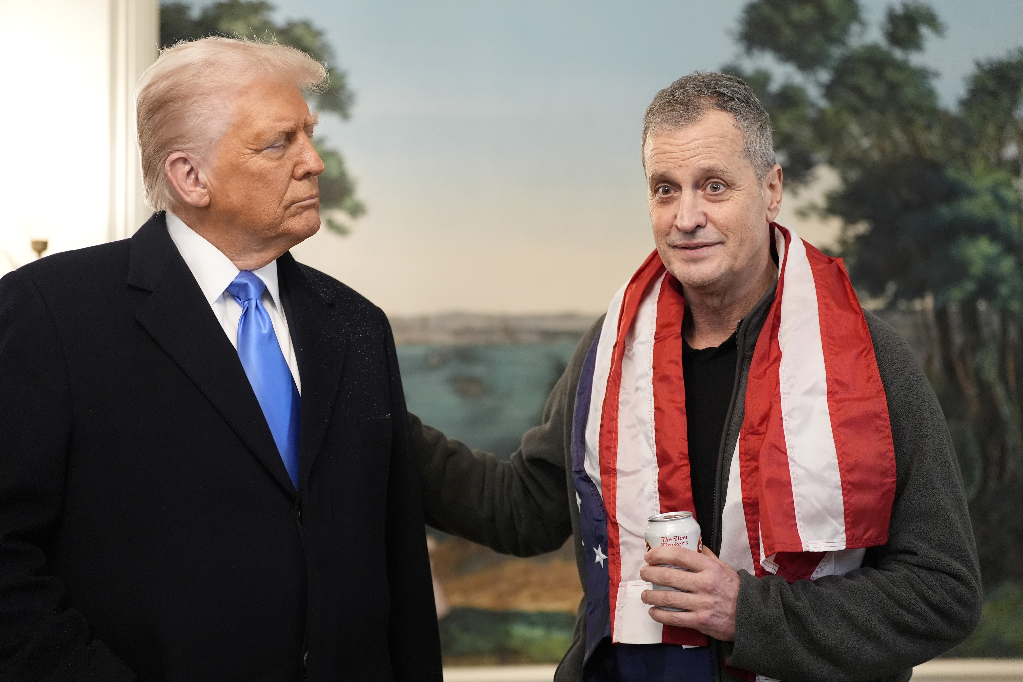 VIDEO Trump l-a primit imediat la Casa Albă pe americanul eliberat de ...