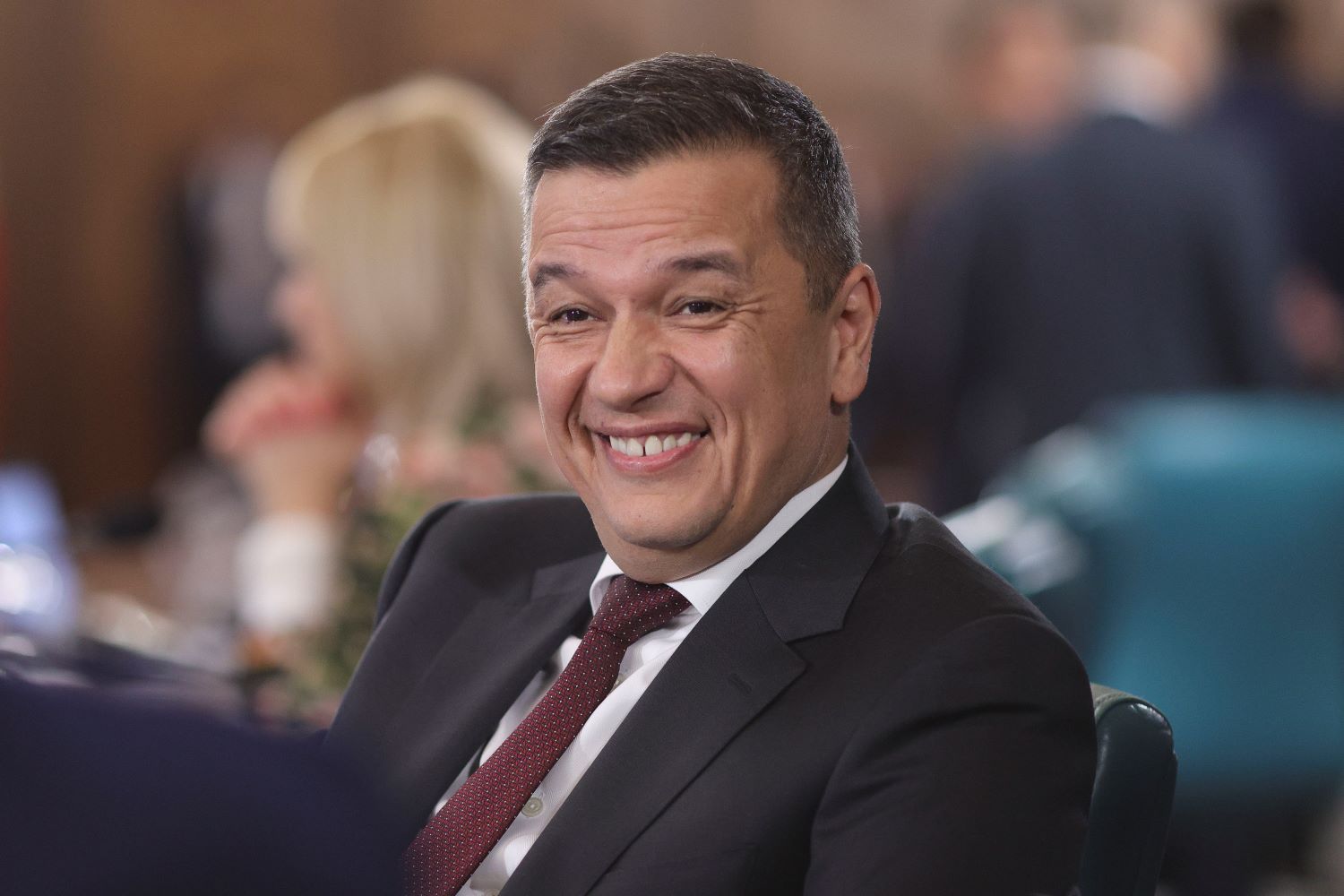 Sorin Grindeanu, pus să aleagă între Iohannis şi Băsescu: Ion Iliescu / Pe cine preferă între ...
