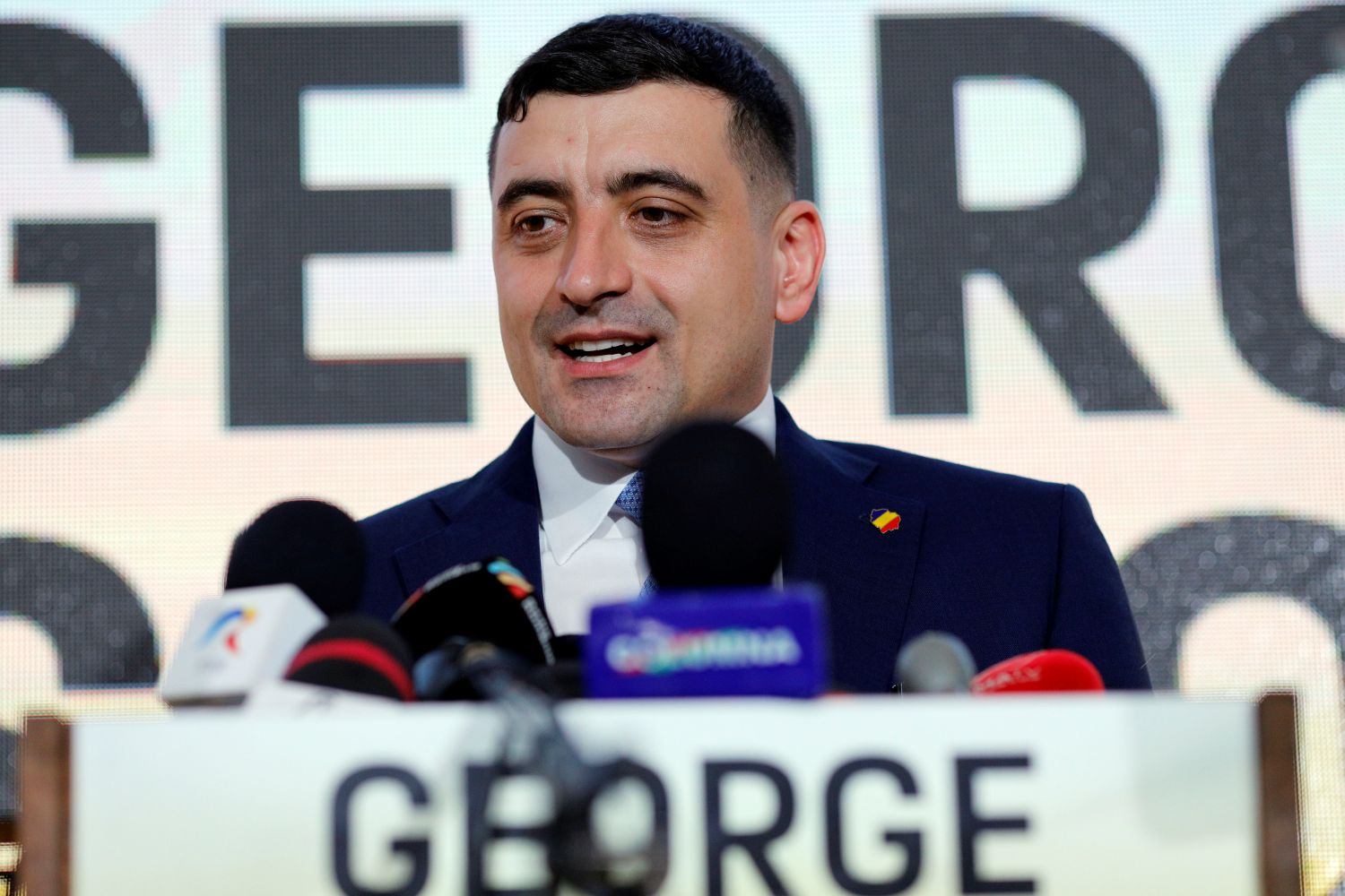 George Simion, mesaj din trei cuvinte luni dimineață, după rezultatele finale ale turului I ...