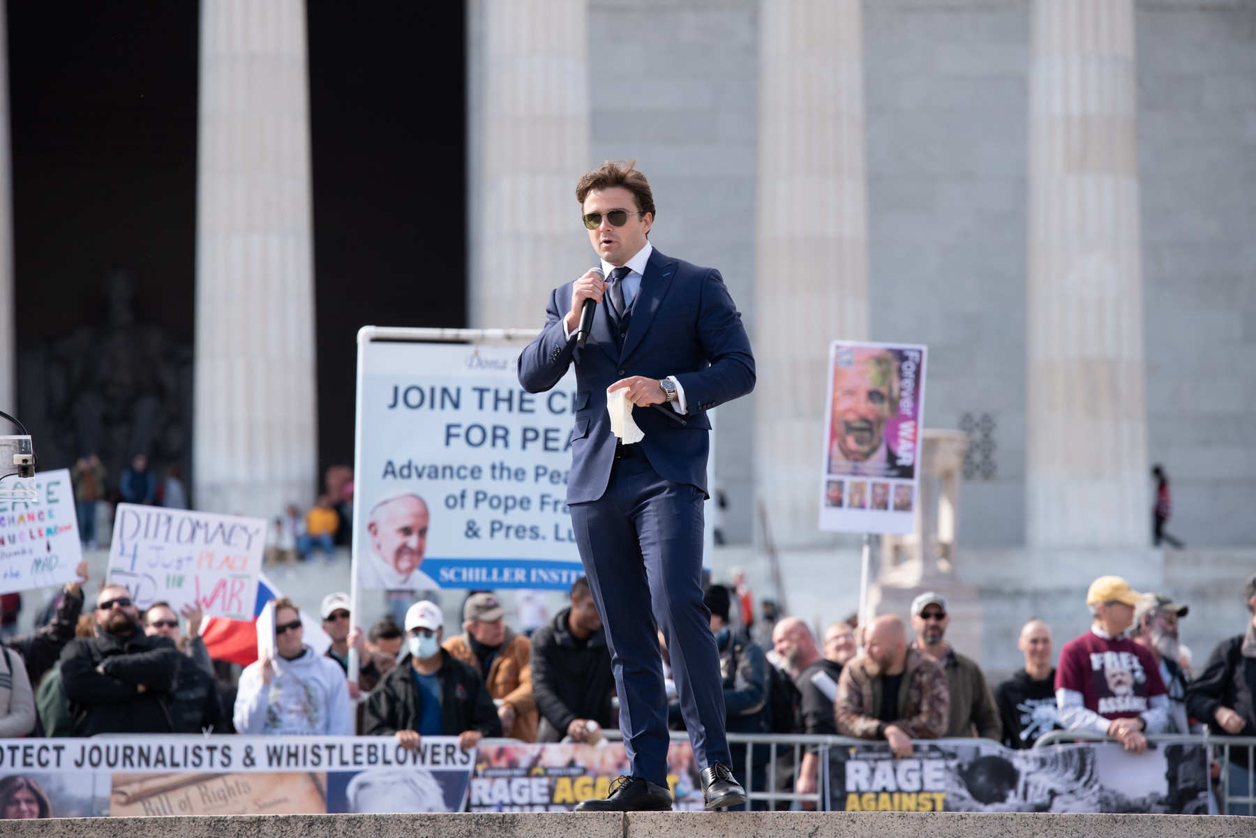 Cine este Jackson Hinkle, „comunistul MAGA” care i-a intervievat pe ...