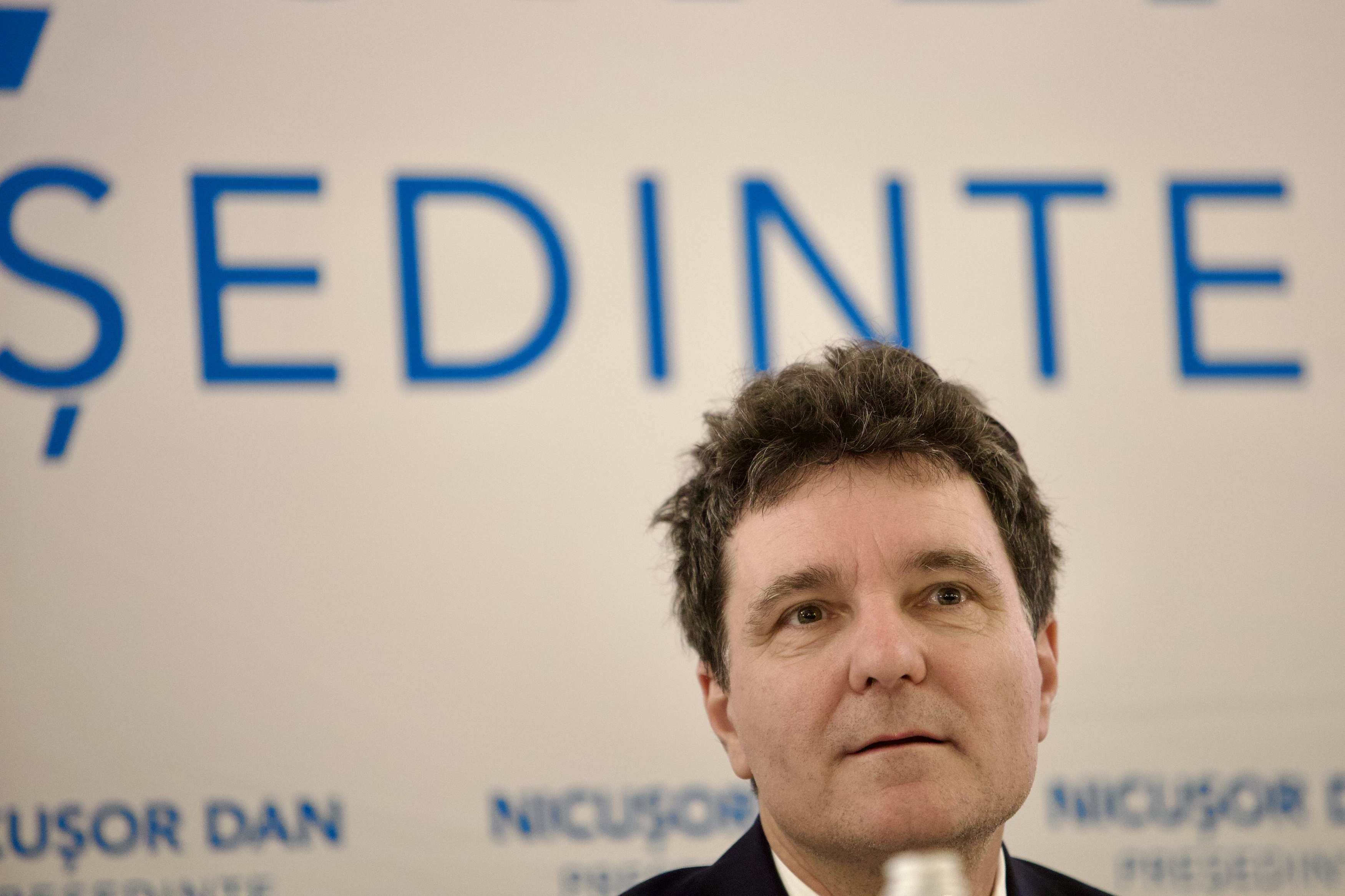 Un lider din USR se suspendă din partid ca să îi facă campanie lui ...