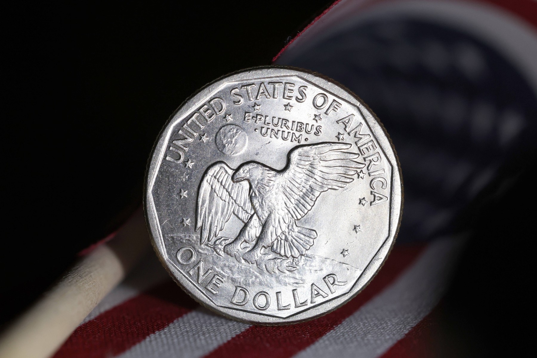 Dolarul american, tot mai slăbit. E la cel mai mic nivel din ultimii 10 ...