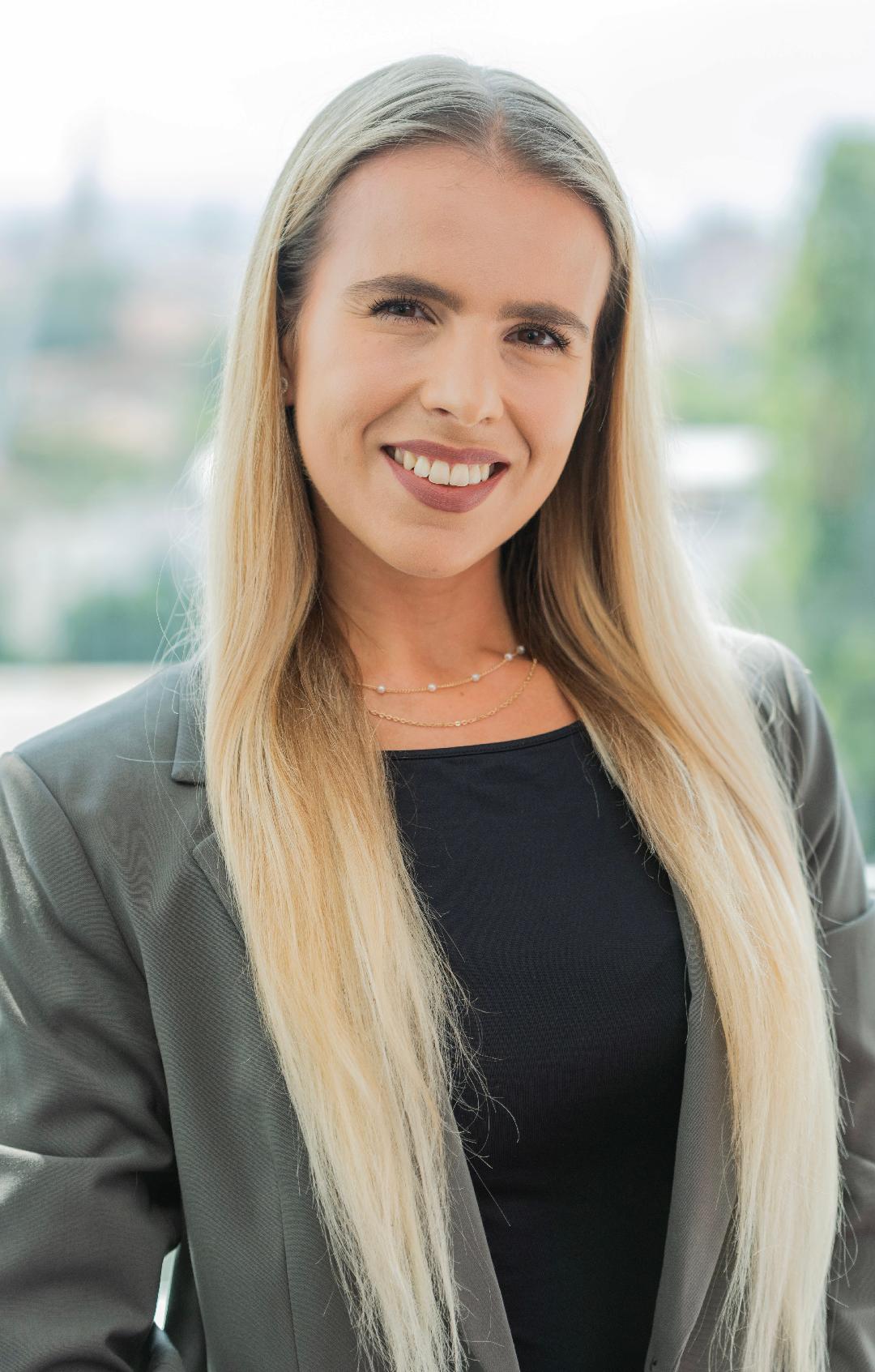 Operații minim invazive pentru varice la Regina Maria Cluj. Povestea ...