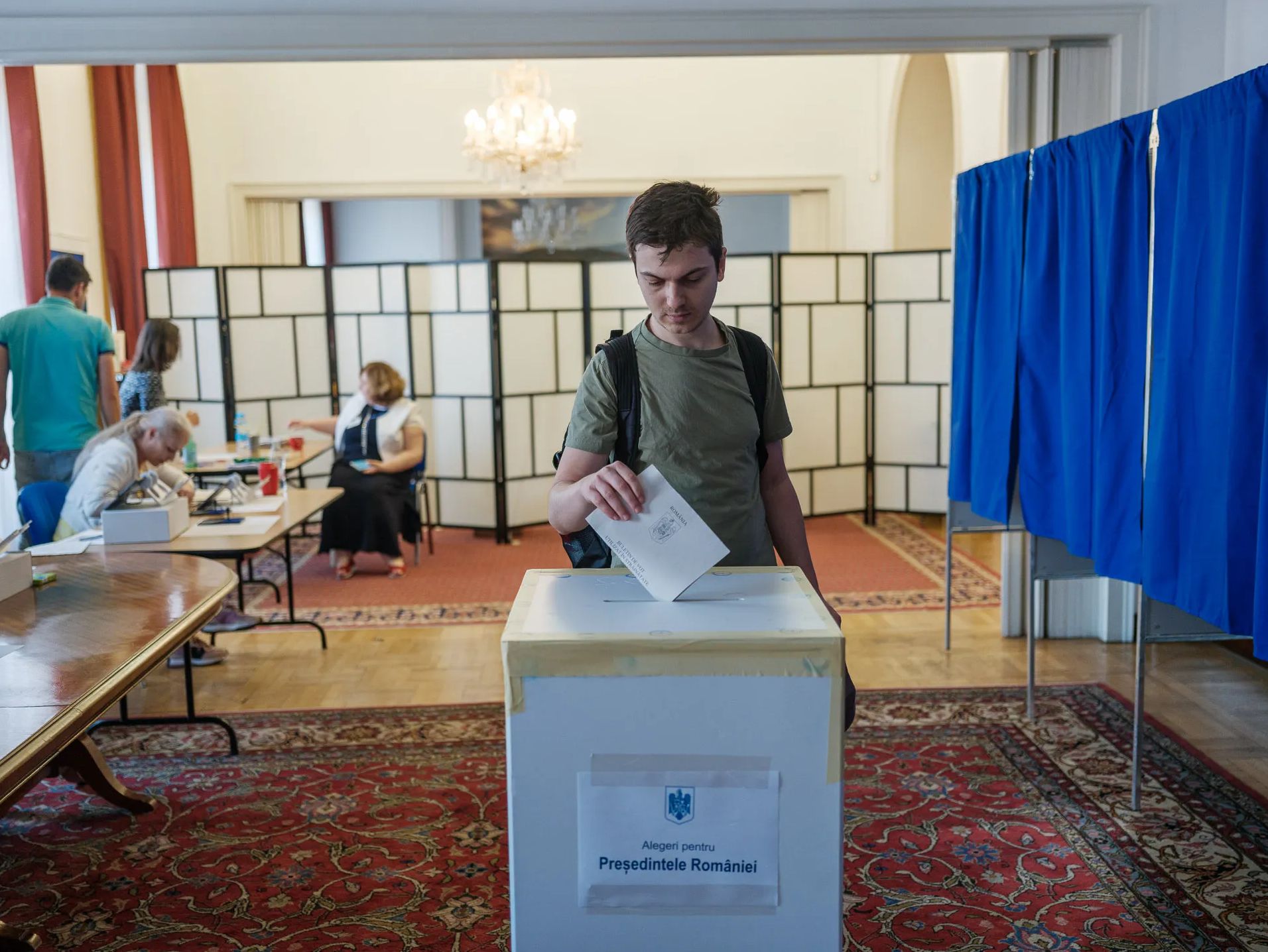 Alegeri prezidențiale 2025. Prezență record la vot în diaspora. În ...