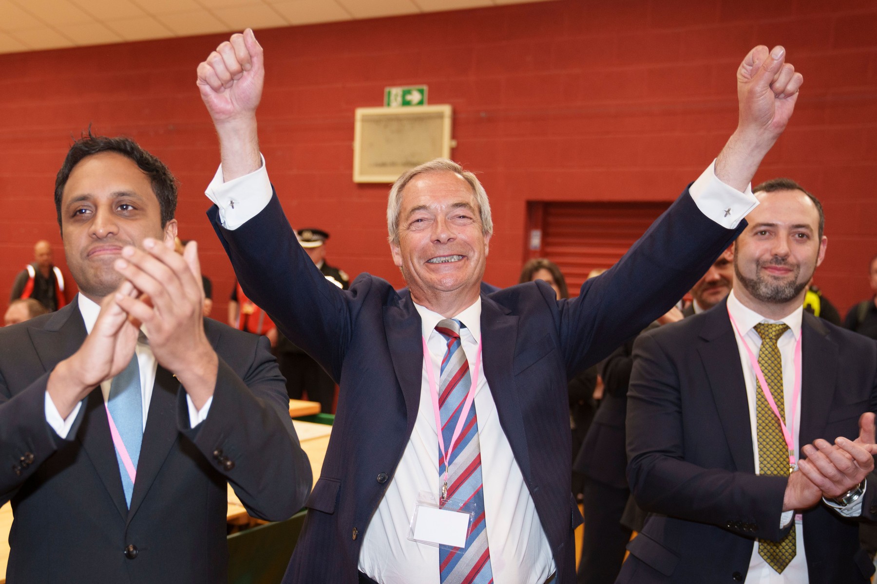 Partidul Reformei, al lui Nigel Farage, a obținut victorii majore în ...