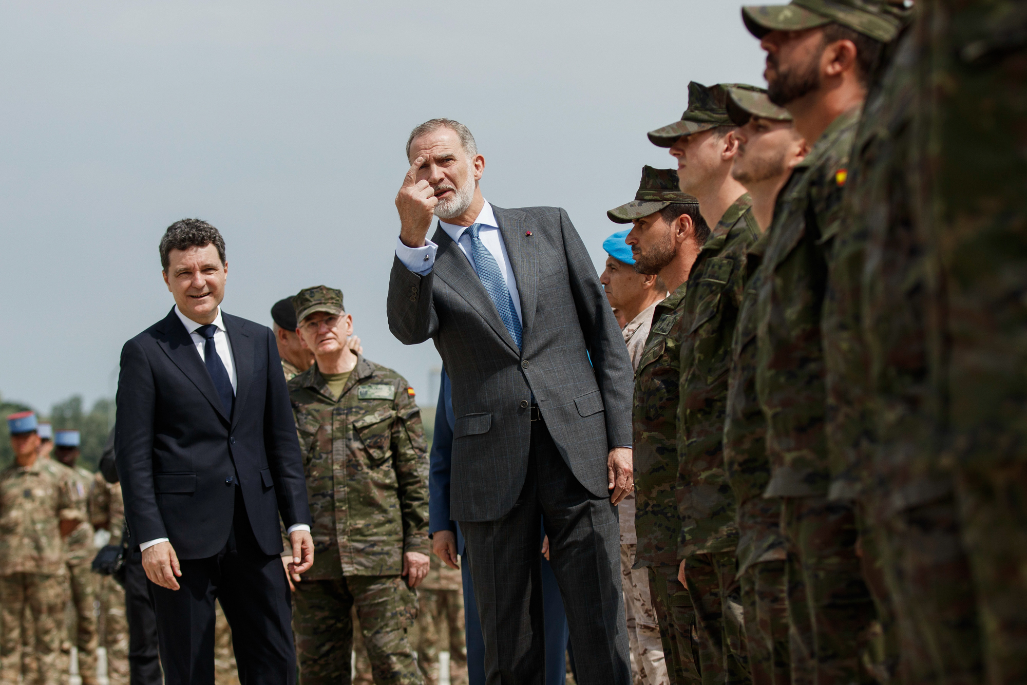 Nicușor Dan și regele Felipe al Spaniei în cea mai întinsă bază ...