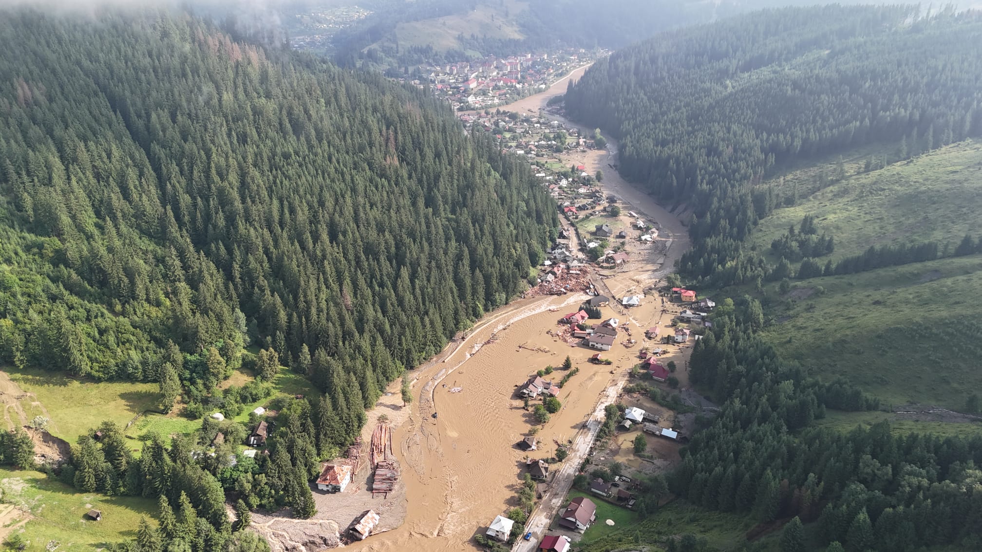 FOTO VIDEO Imagini din dronă cu dezastrul după inundațiile puternice ...