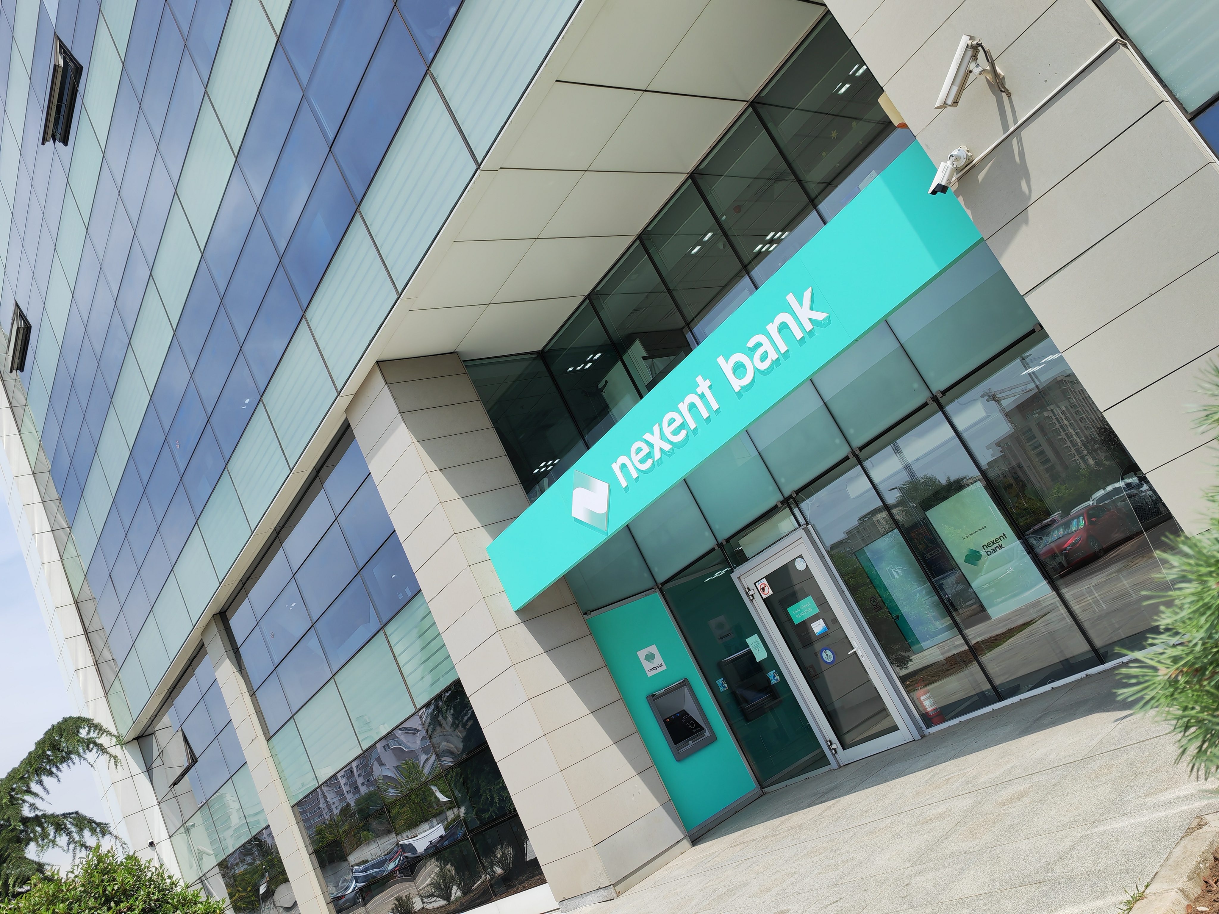 Un nume nou. Aceeași bancă de încredere: Credit Europe Bank devine Nexent Bank - HotNews.ro