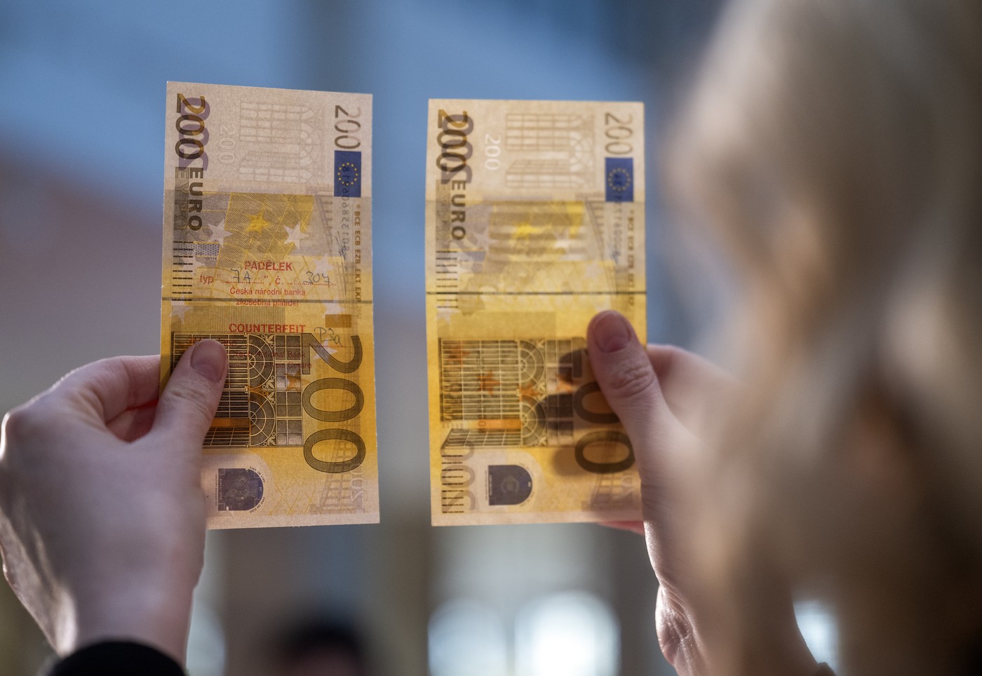 Aproape 66 de milioane de euro în bancnote şi monede false au fost ...