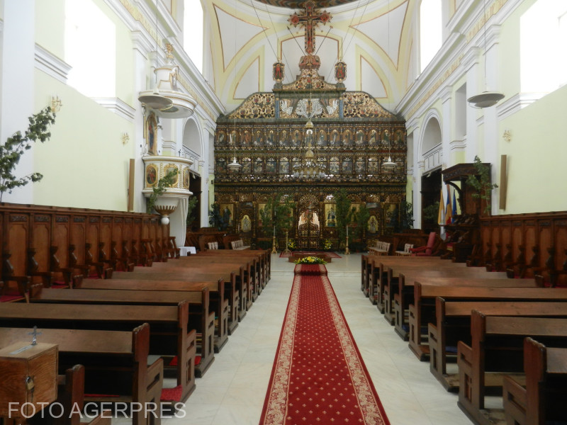 President Nicusor Dan attends funeral of Cardinal Lucian Muresan in Blaj | News Minimalist