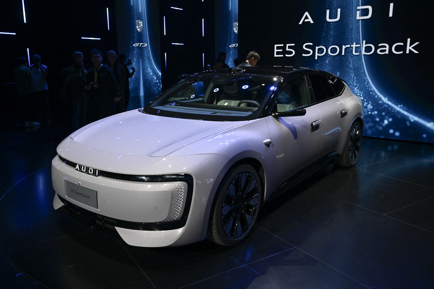 Audi face furori cu primul model fără cele patru cercuri. Peste 10.000 ...