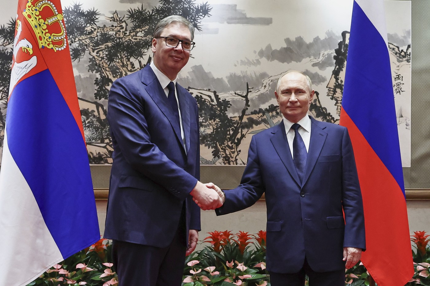 Aleksandar Vucic s-a întâlnit cu Vladimir Putin în China. „Cooperarea ...