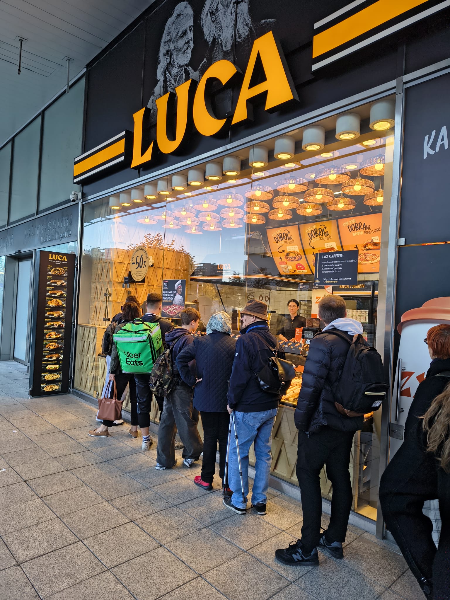 Cozile de la patiseriile Luca din Varșovia - exemplul de succes ...