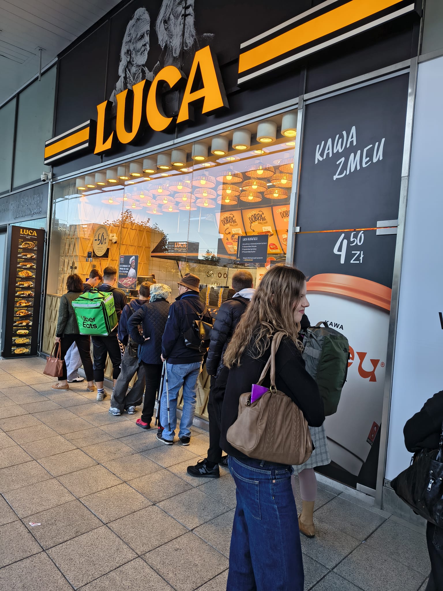 Cozile de la patiseriile Luca din Varșovia - exemplul de succes ...