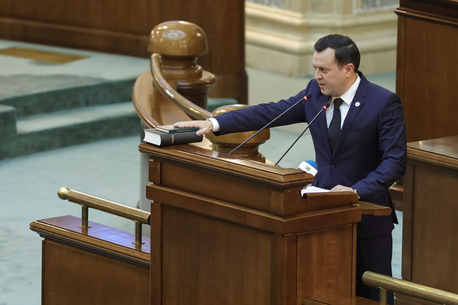 VIDEO Un senator AUR susține că a obținut o diplomă de inginer în ...