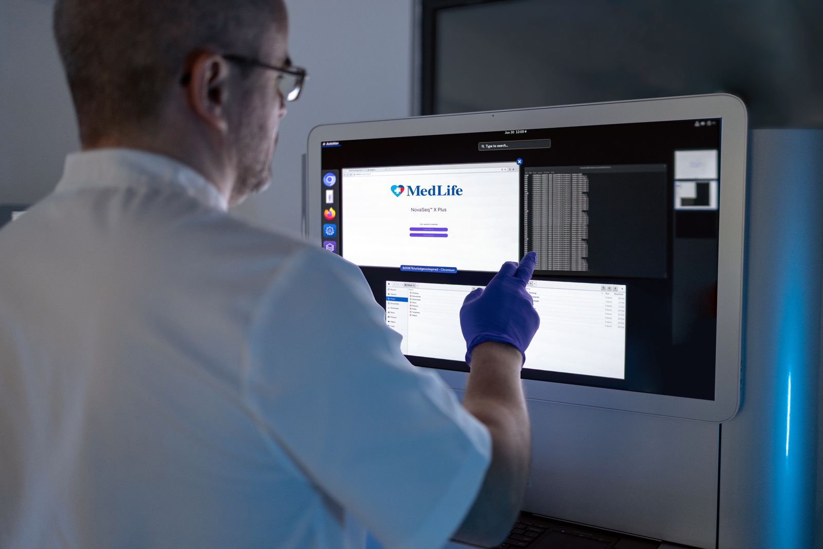 FOTO. Un primar PSD apare într-o serie de fotografii în care agresează ...