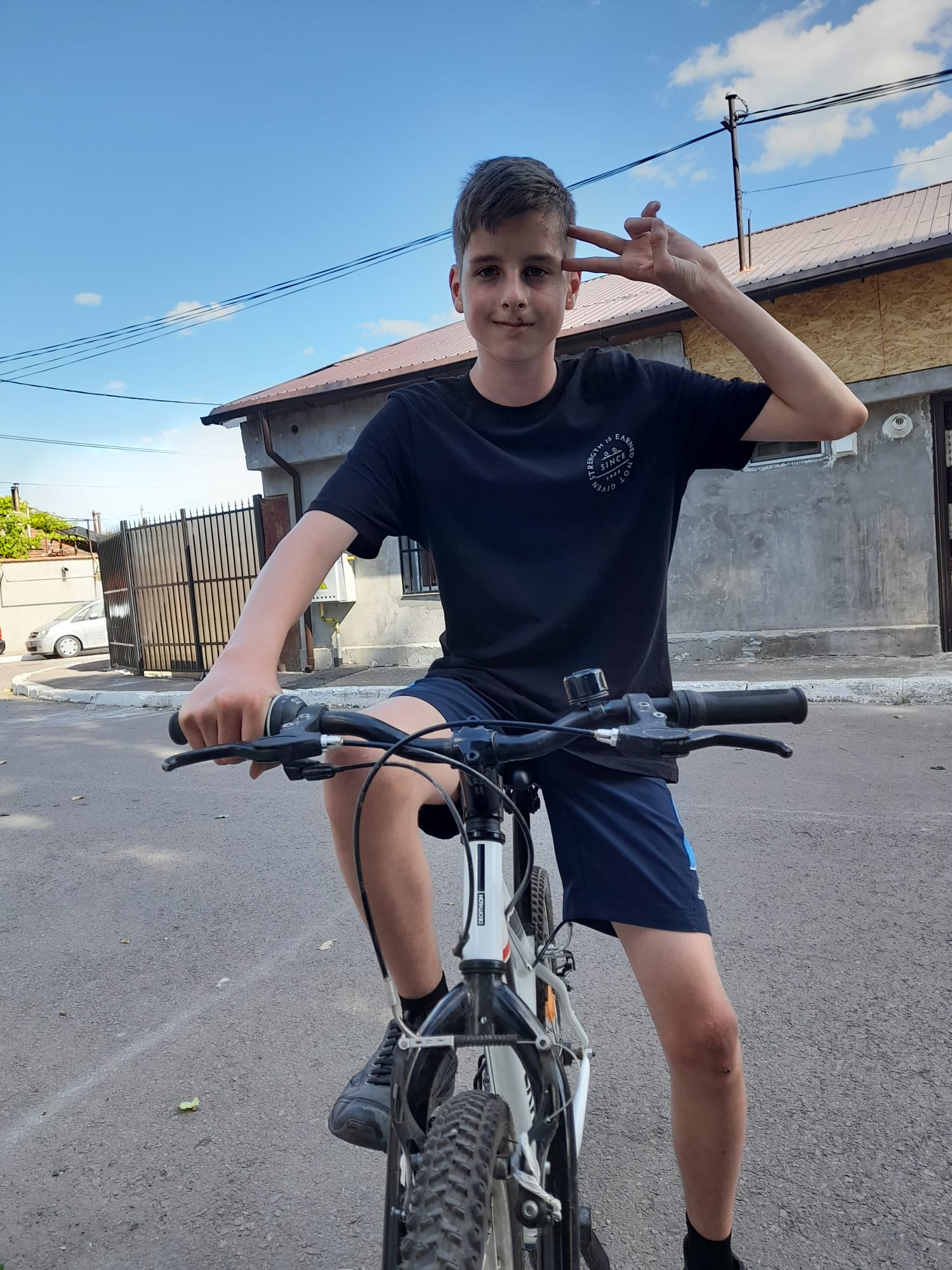 Mario, exemplul unui tânăr care transformă suferința în speranță ...