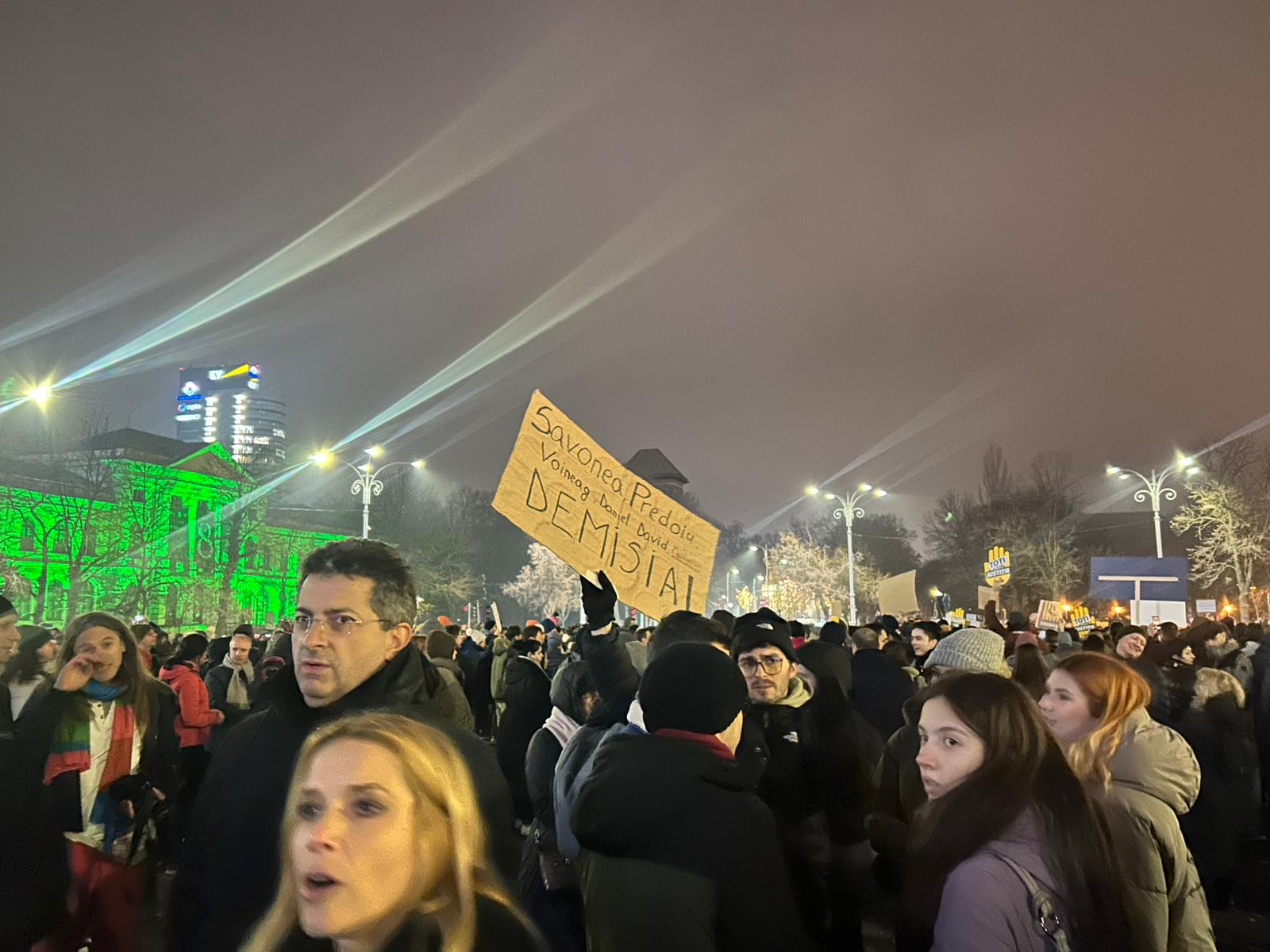 VIDEO Protest în Capitală: 8.000 de oameni au protestat la 4 grade ...