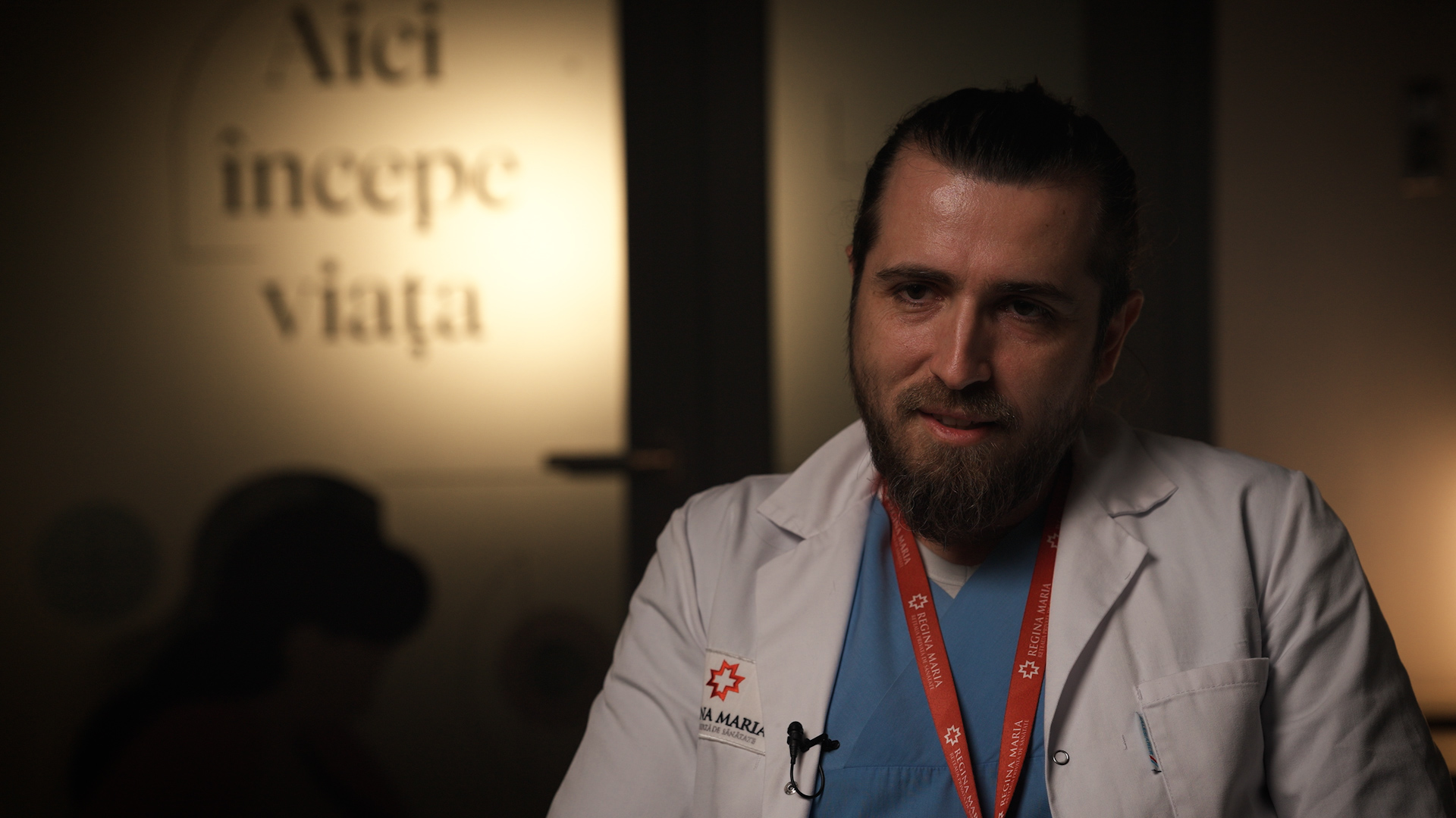 Naștere prin cezariană sau naturală? Ce spun doi medici Regina Maria ...