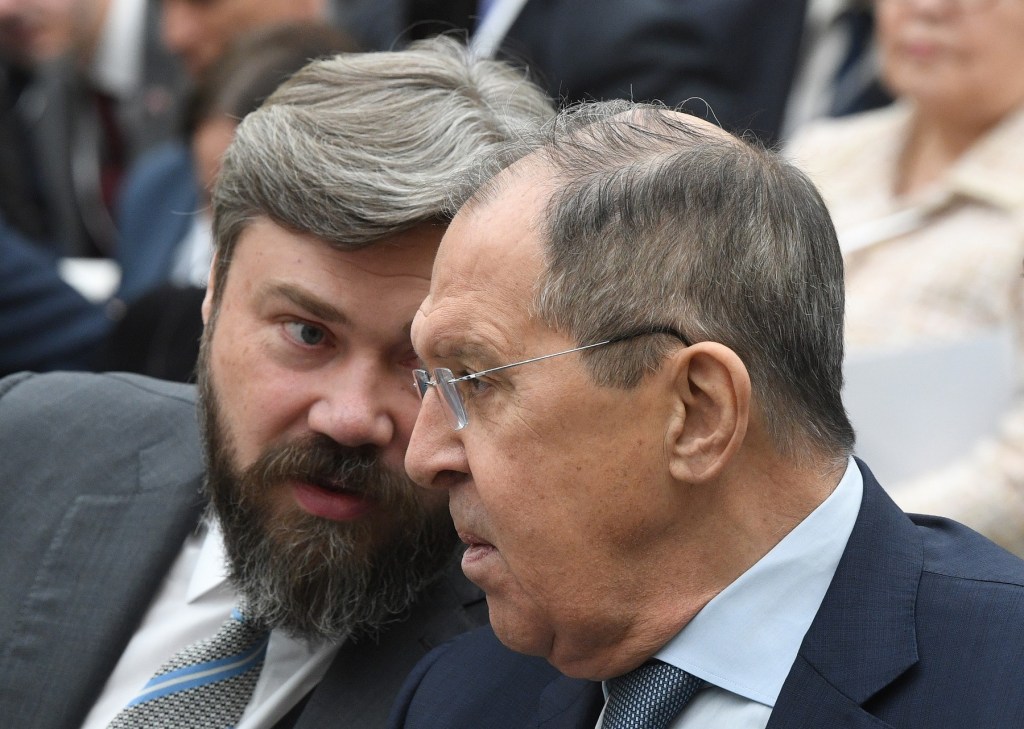 Oligarhul care finanțează propagandă rusă în Europa critică deschis ...