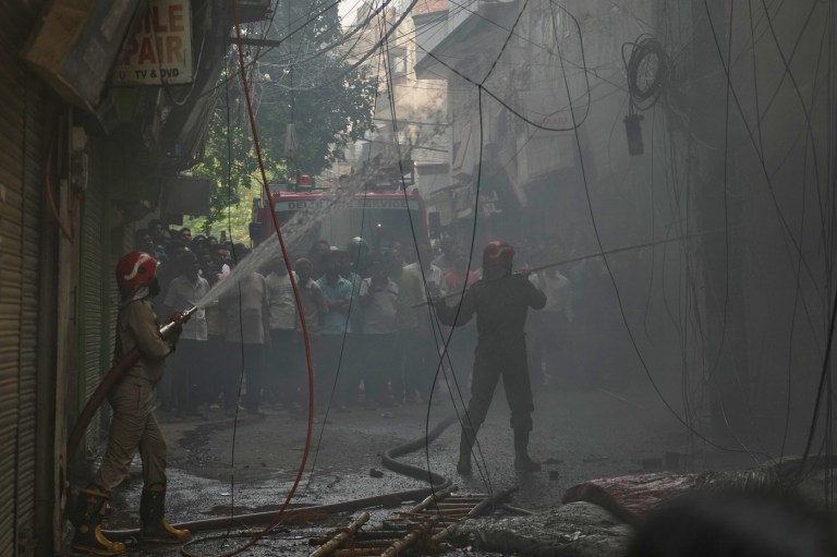 Incendiu catastrofal la un hotel din New Delhi: Cel puțin 21 de ...